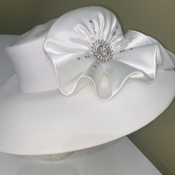 Ms. Divine | Accessories | Beautiful Snow White Dresschurch Hat By Ms ...